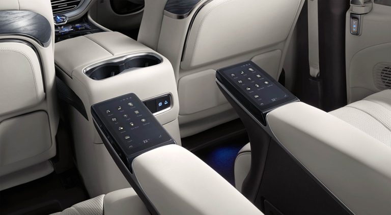 ราคาอย่างเป็นทางการ DENZA D9 : 1,999,900 - 2,699,900 บาท | MPV 7 ที่ ...