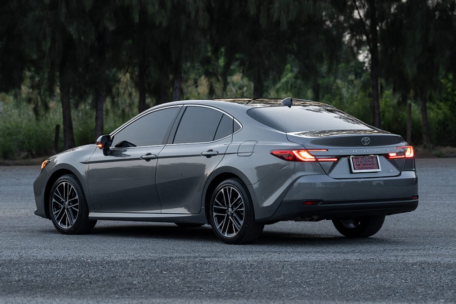 ภาพคันจริง Toyota Camry HEV Premium Luxury | มาดสปอร์ต เอาใจผู้บริหาร ...