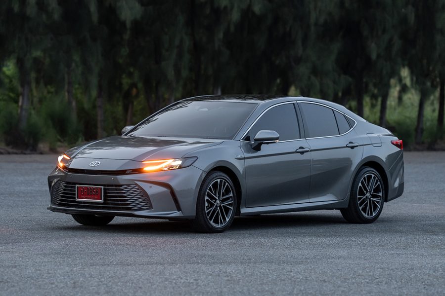 ภาพคันจริง Toyota Camry HEV Premium Luxury | มาดสปอร์ต เอาใจผู้บริหาร ...