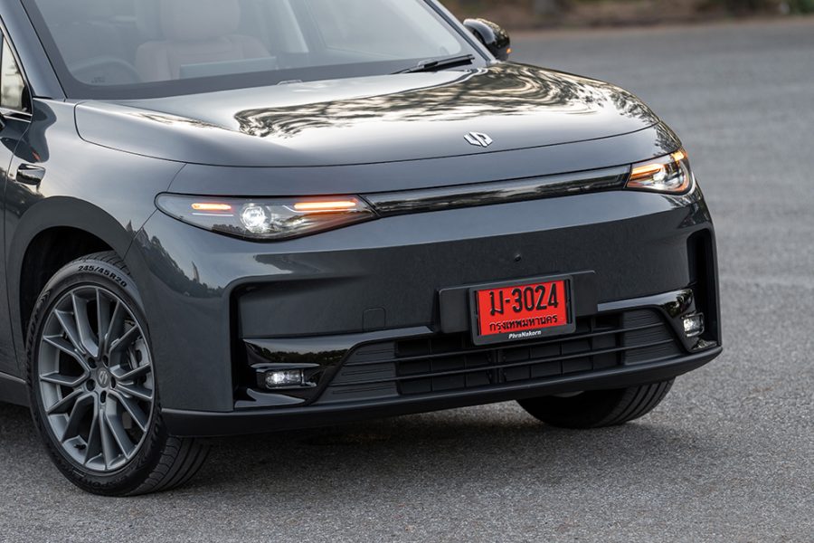 ภาพคันจริง Leapmotor C10 | สีเทา Canopy Grey ภายในสีน้ำตาล Criollo ...