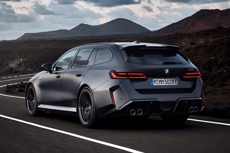 ราคาอย่างเป็นทางการ BMW M5 Touring (G99) : 13,299,000 - 13,999,000 บาท ...