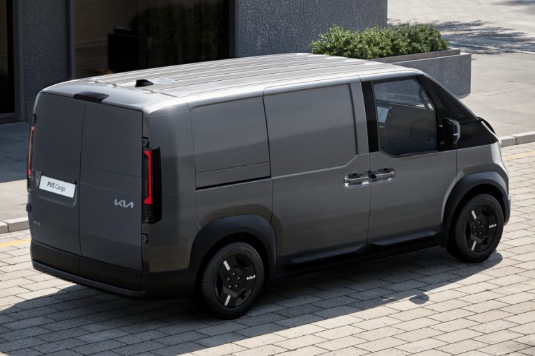 Kia PV5 รถตู้ EV มาดลุย มีทั้งแบบบรรทุกคนและสินค้า - HeadLight Magazine