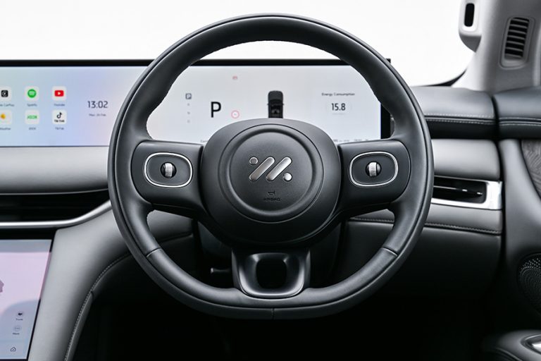 สเป็ค MG IM6 | ขุมพลังไฟฟ้า 787 แรงม้า 802 นิวตันเมตร แบต 900V 100kWh ...