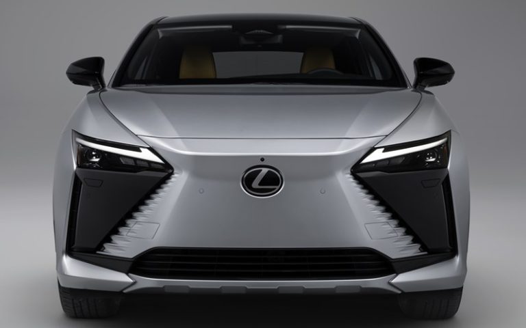Lexus RZ รุ่นปี 2026 เวอร์ชั่นสหรัฐฯ เพิ่มรุ่น RZ 550e F SPORT AWD ...