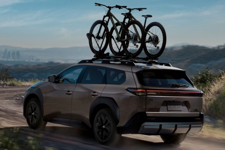 Toyota bZ Woodland / bZ4X Touring ขุมพลังไฟฟ้า ฝาแฝด Subaru TrailSeeker ...