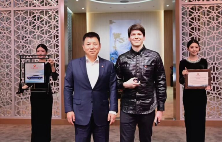 Hongqi Golden Sunflower Guoli สร้างสถิติรถมือสอง ที่ส่งออกจากจีนในราคา ...