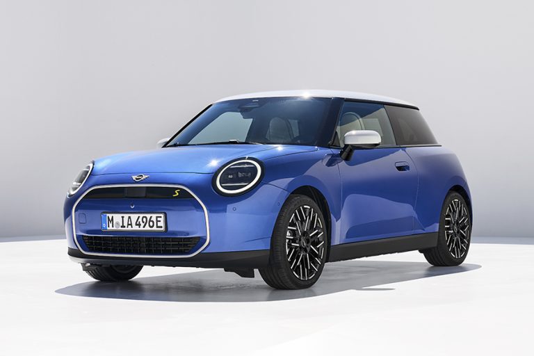 ราคาอย่างเป็นทางการ MINI Cooper SE (MY2025) : 1,699,000 - 1,799,000 บาท ...