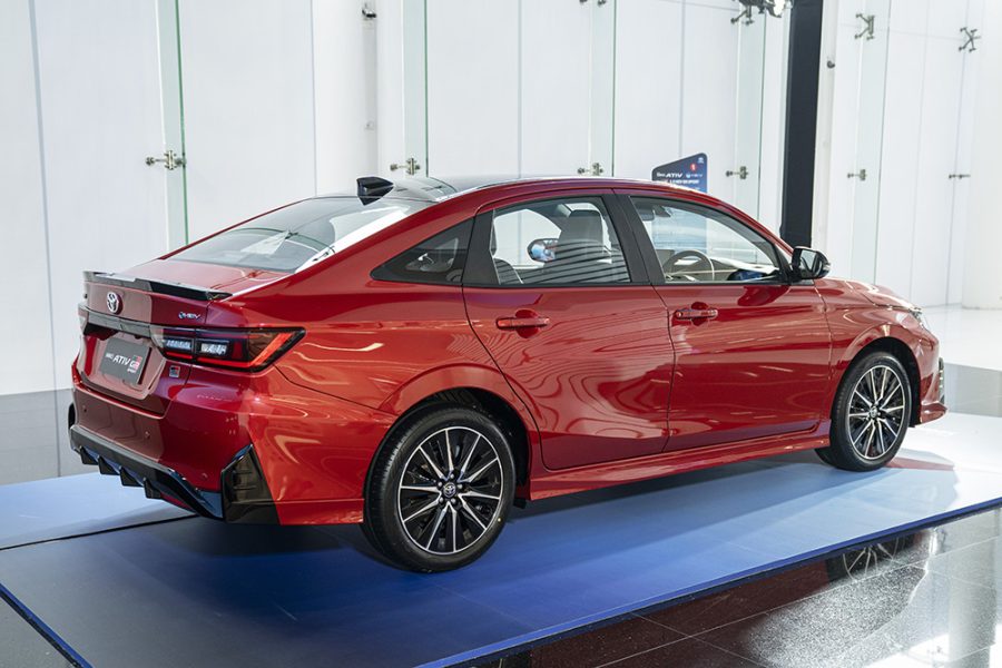 ราคาอย่างเป็นทางการ + เทียบสเป็ค Toyota Yaris ATIV HEV : 719,000 ...