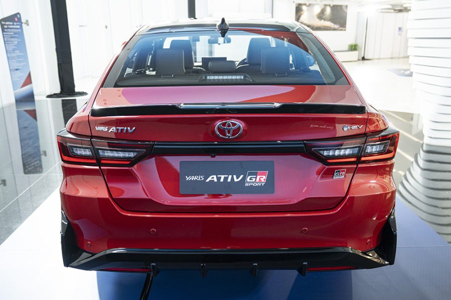 ราคาอย่างเป็นทางการ + เทียบสเป็ค Toyota Yaris ATIV HEV : 719,000 ...