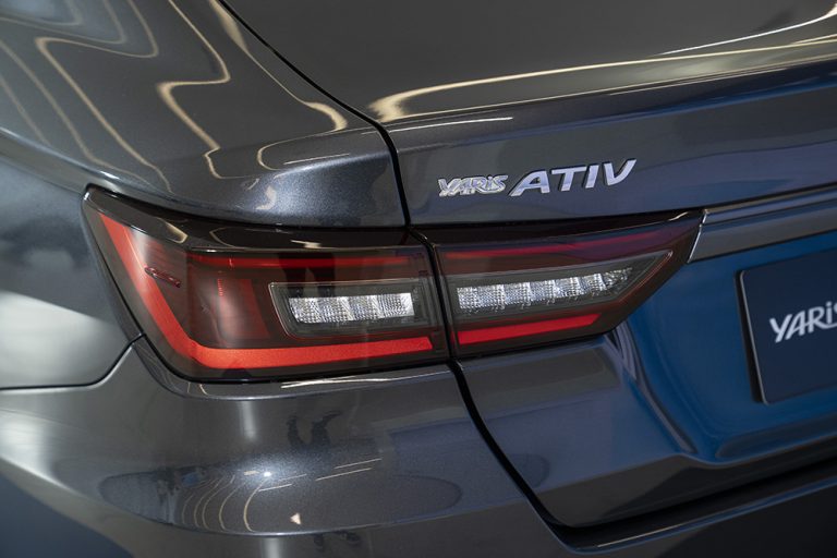 ภาพคันจริง Toyota Yaris ATIV HEV ทุกรุ่นย่อย ราคา 719,000 - 769,000 บาท ...