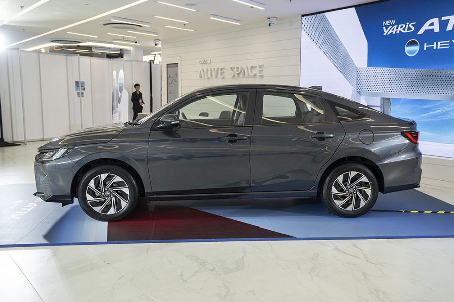 ภาพคันจริง Toyota Yaris ATIV HEV ทุกรุ่นย่อย ราคา 719,000 - 769,000 บาท ...