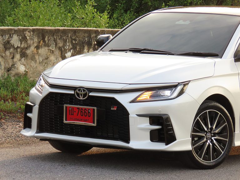 Full Review ทดลองขับ Toyota YARIS ATIV HEV : ละเอียดกว่านี้ ก็ Service ...