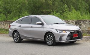 Full Review ทดลองขับ Toyota YARIS ATIV HEV : ละเอียดกว่านี้ ก็ Service ...