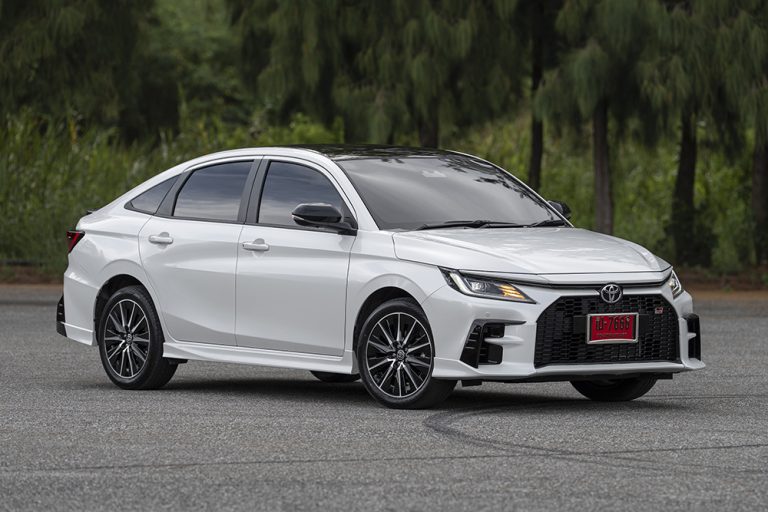 ภาพคันจริง Toyota Yaris ATIV HEV GR Sport | หล่อครบ จบทั้งแรงและประหยัด ...