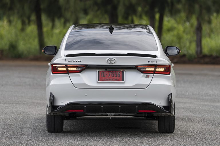 ภาพคันจริง Toyota Yaris ATIV HEV GR Sport | หล่อครบ จบทั้งแรงและประหยัด ...