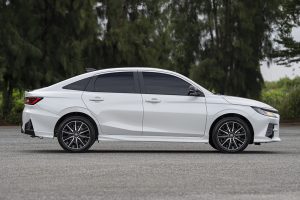 ภาพคันจริง Toyota Yaris ATIV HEV GR Sport | หล่อครบ จบทั้งแรงและประหยัด ...