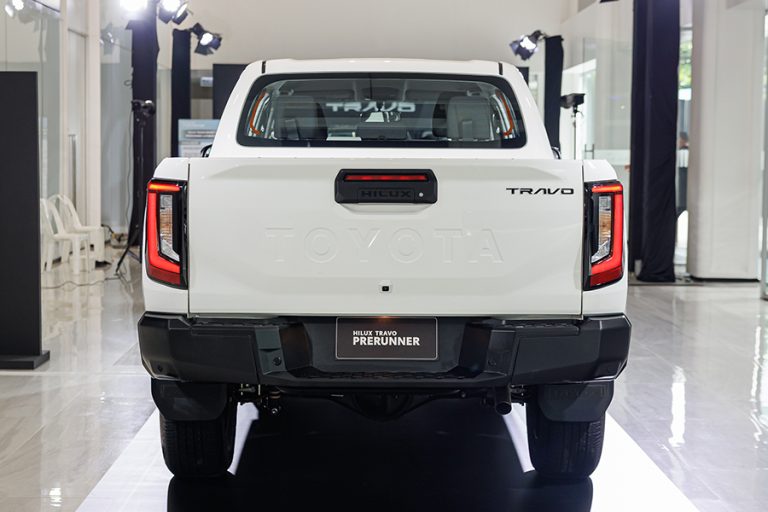 สรุปข้อมูล NEW Toyota Hilux TRAVO เปิดตัวครั้งแรกในโลกที่ไทย ปรับใหญ่ ...