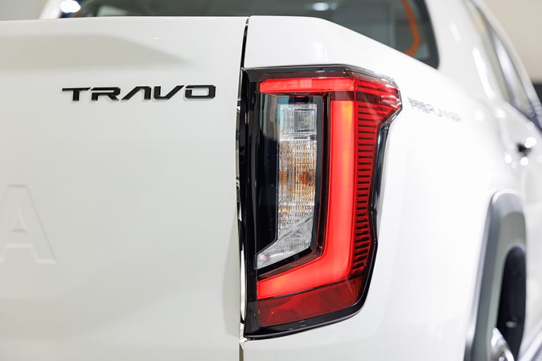 สรุปข้อมูล NEW Toyota Hilux TRAVO เปิดตัวครั้งแรกในโลกที่ไทย ปรับใหญ่ ...