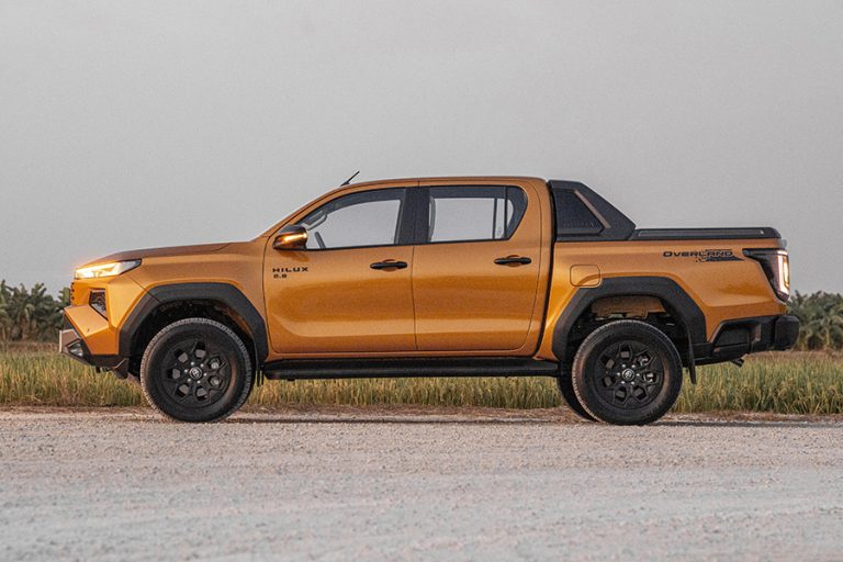 ภาพคันจริง Toyota Hilux TRAVO OVERLAND Plus 2.8 6AT 4TREX | รุ่นใหม่ลง ...