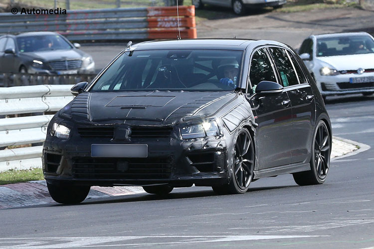 จับภาพโปรโตไทป์ VW Golf R ใหม่ ขณะทดสอบในสนาม Nürburgring - HeadLight ...